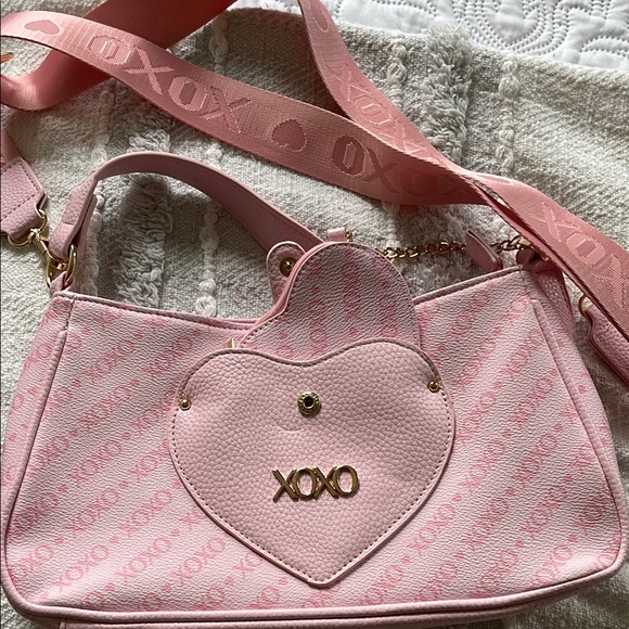 XOXO | Bags | Xoxo Pink Heart Shoulder Bag With Quilted Texture | Poshmark